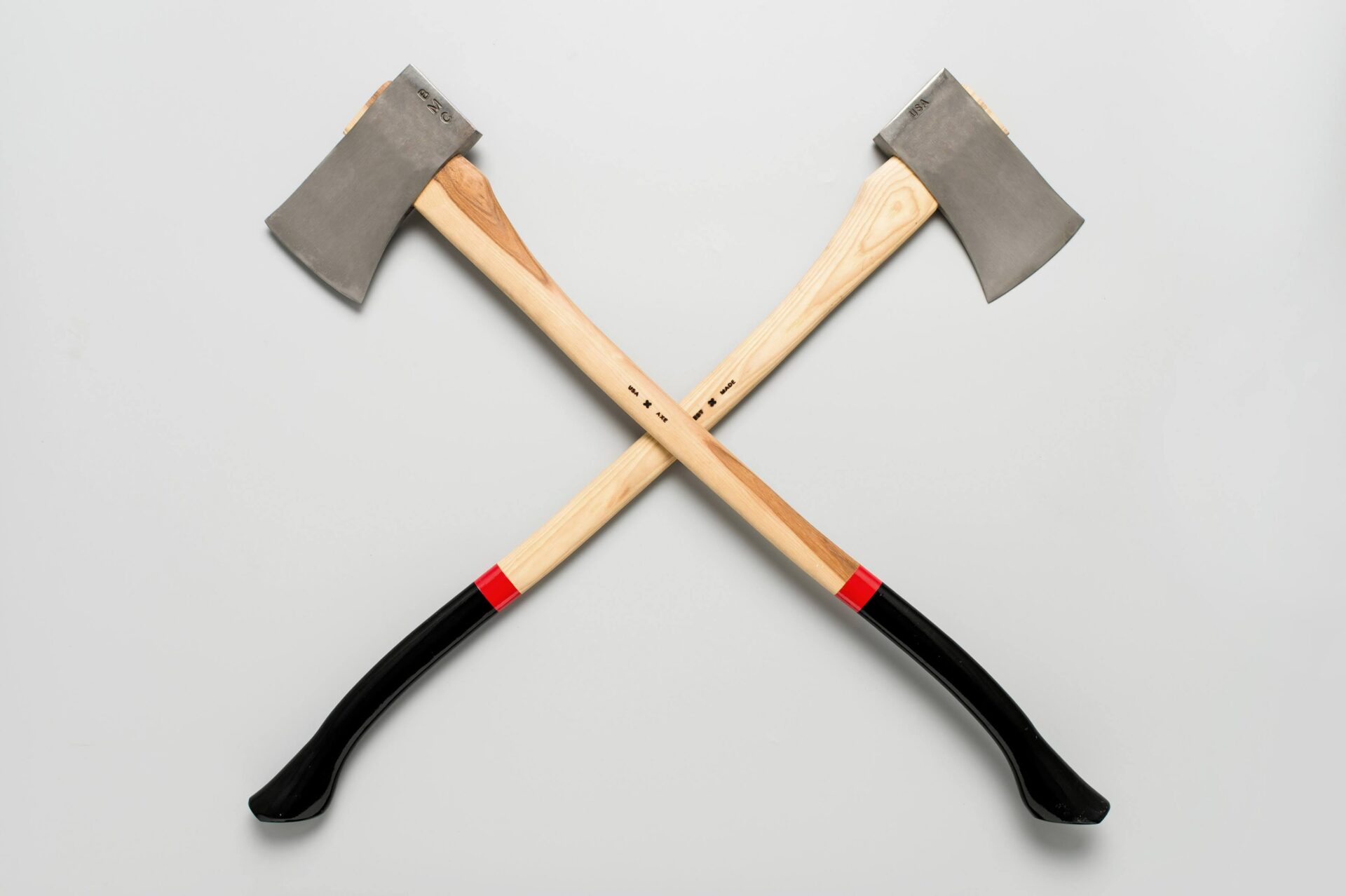 Airline Pilot Attacks Parking Lot Gate with Axe - Classic Hits 93.9 - KJMK